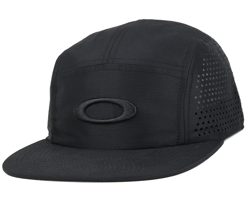 Latch Performance Jet Black 5-Panel | Hatstoreworld.com