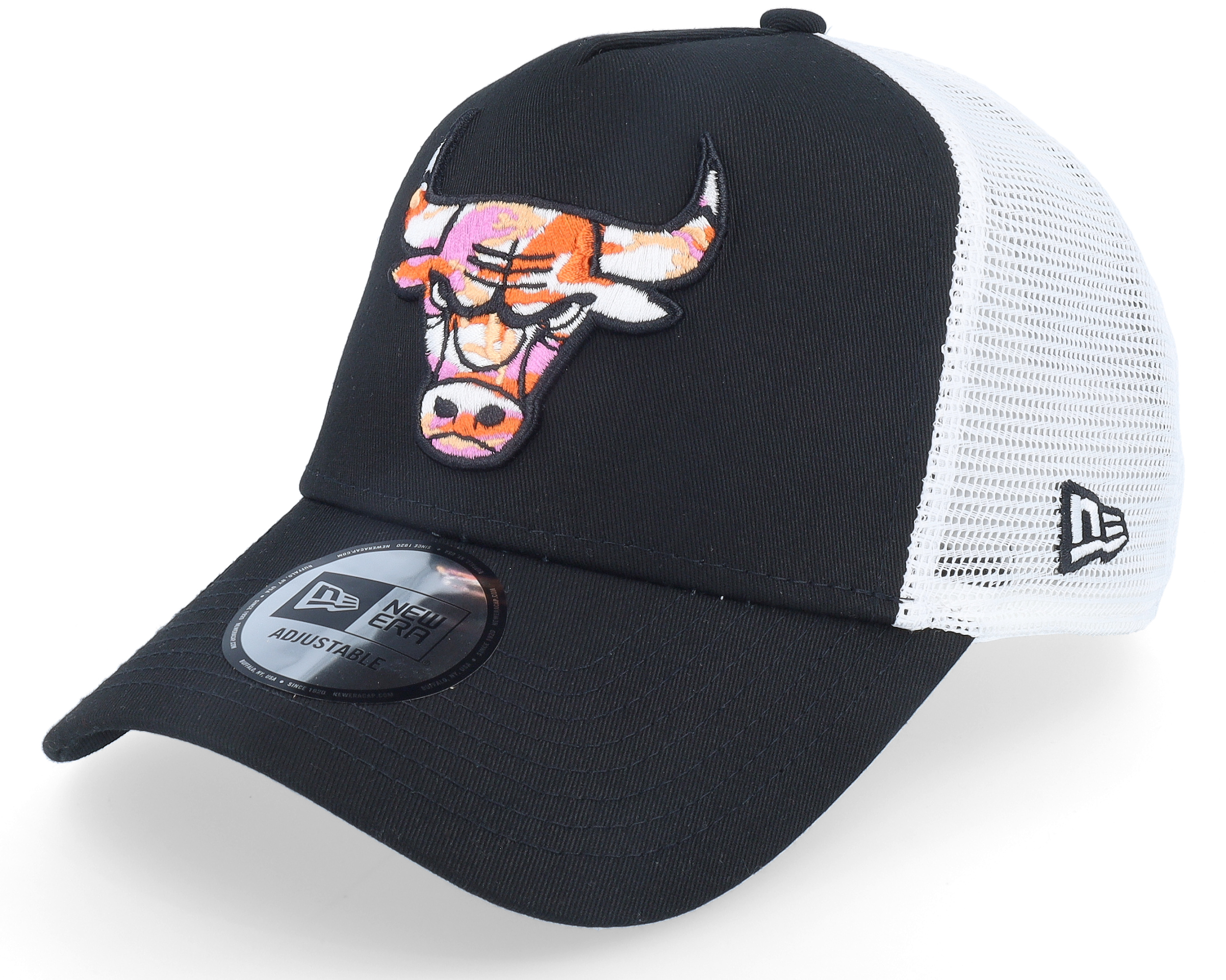 Chicago Bulls Seasonal Infill Black/White Trucker | Hatstoreworld.com