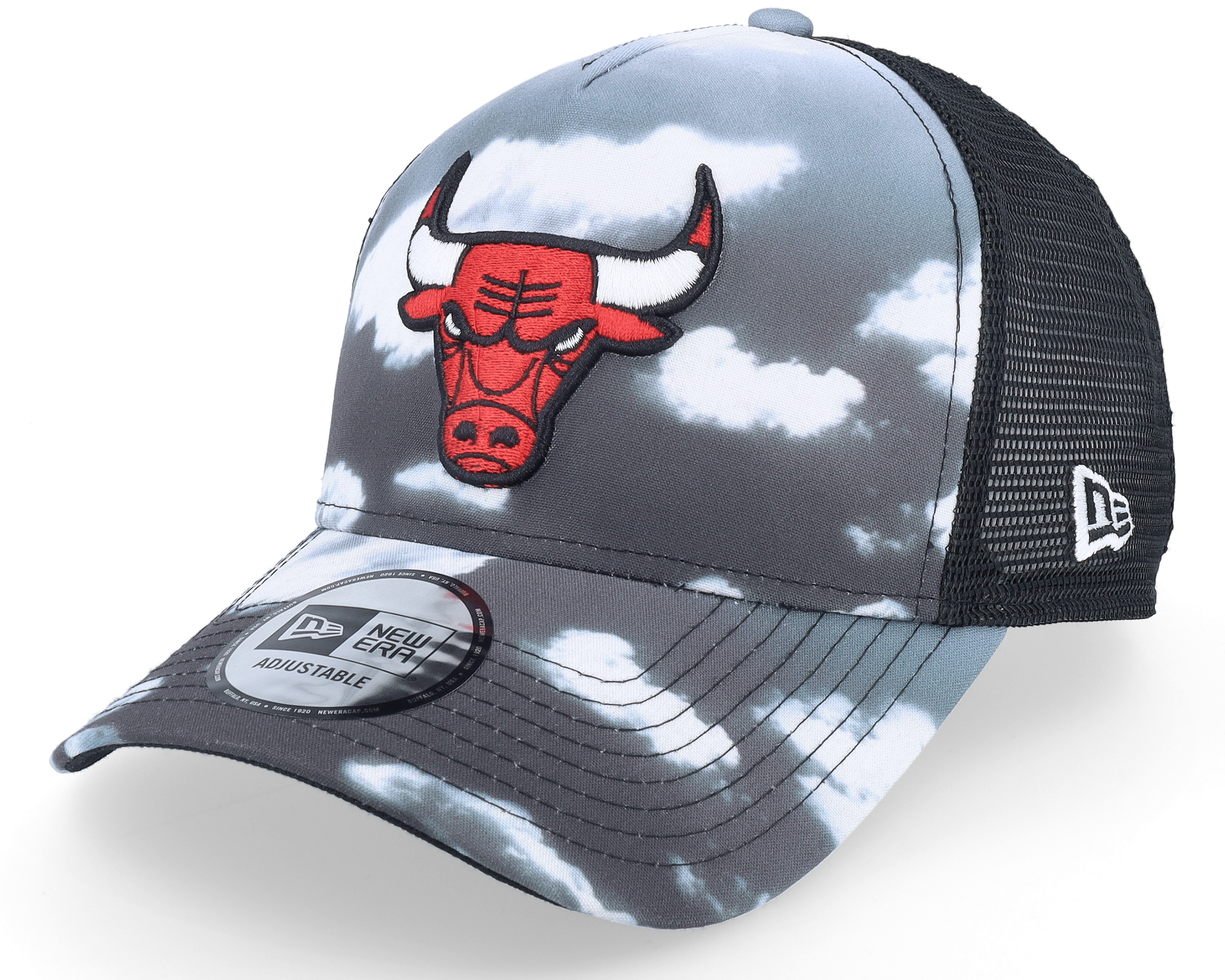 Chicago Bulls Cloud All Over Print Cloud/Black Trucker | Hatstoreworld.com