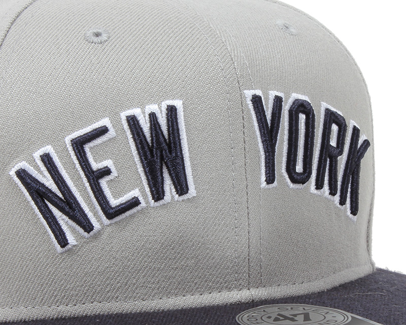 NY Yankees Script Side Grey Snapback - 47 Brand cap | Hatstoreworld.com