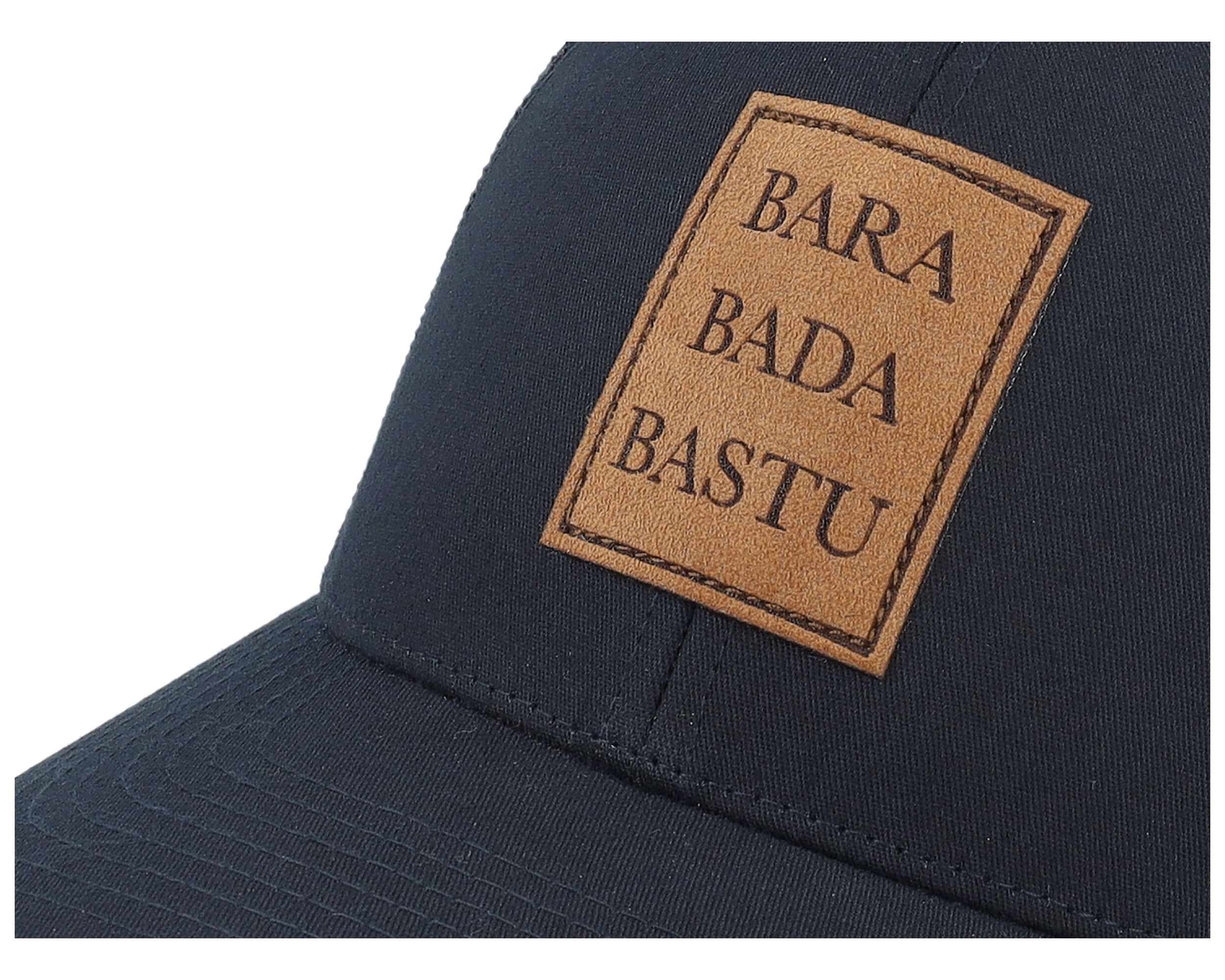 Bara Bada Bastu Engraved Patch Black Trucker - Scenes 棒球帽 | Hatstore.com